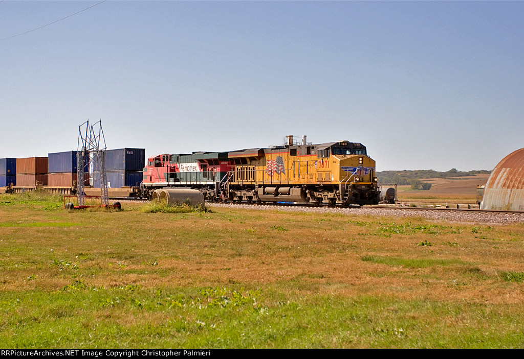 UP 7871 and FXE 4632